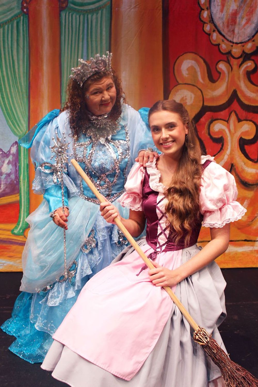 CHERYL FERGISON and the Cast of CINDERELLA have a Ball at The Stockport ...